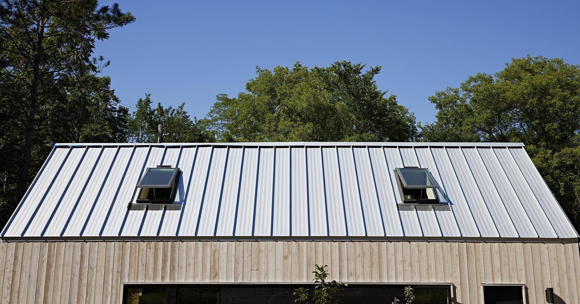 Why Custom Length Manufactured Metal Roofing Is a Big Advantage Over S ...